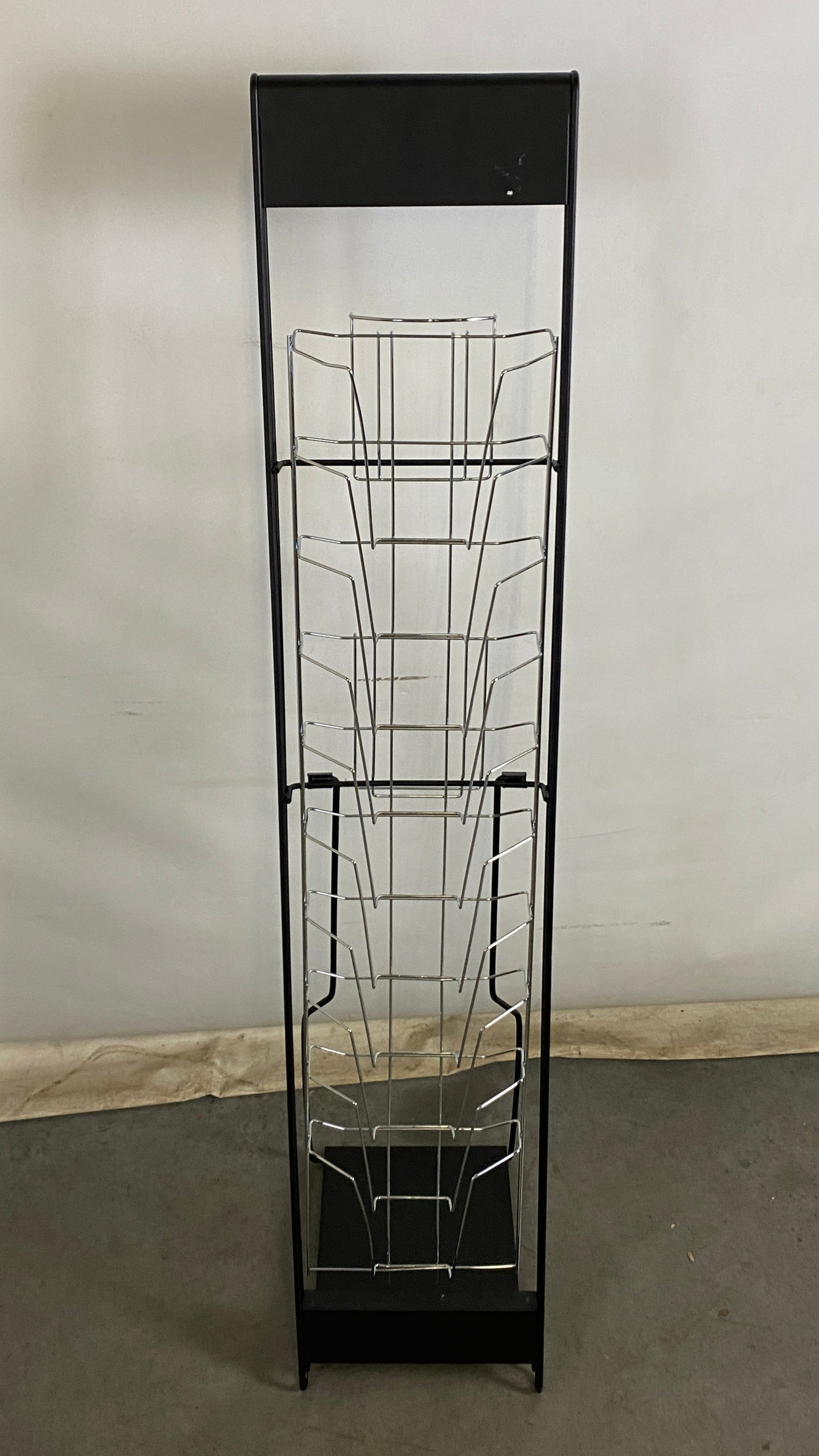Black Metal Magazine Rack/Stand – MSU Surplus Store